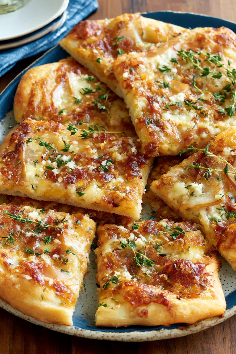 Blue Cheese and Pear Flatbread Recipe - Marry Kitchen