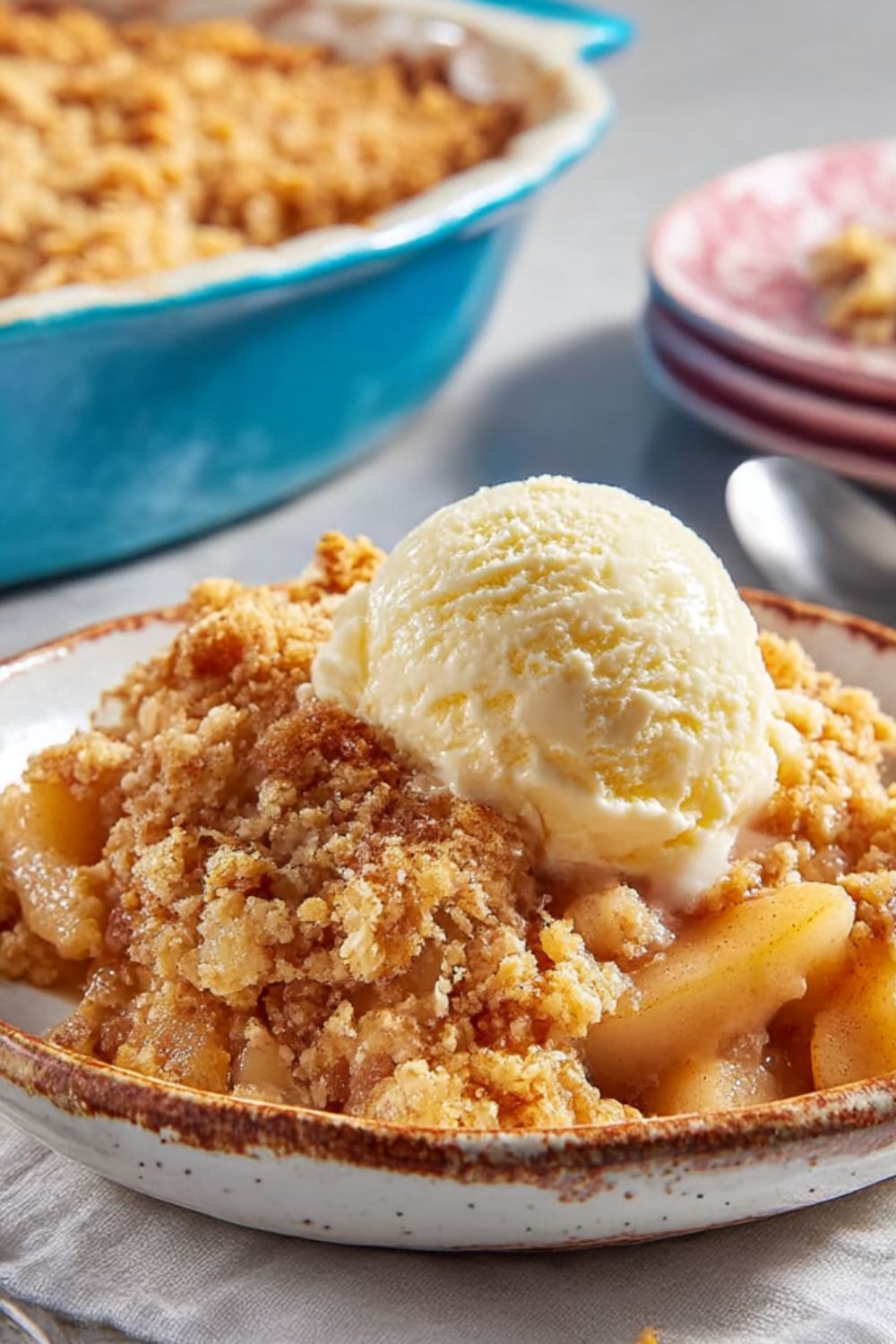 Pear Crisp With Vanilla Ice Cream Recipe - Marry Kitchen